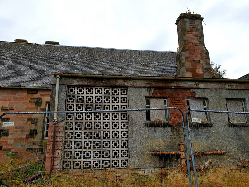 On the edge of sanity: A visit to the (abandoned) Rosslynlee Mental ...