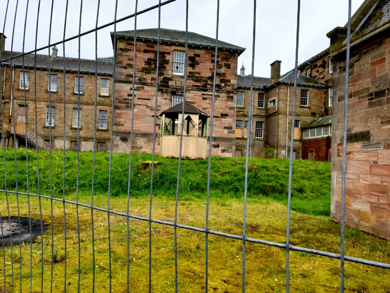 On the edge of sanity: A visit to the (abandoned) Rosslynlee Mental ...