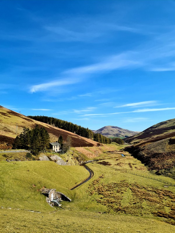 A happy hike to Howlet’s House – Just Frances