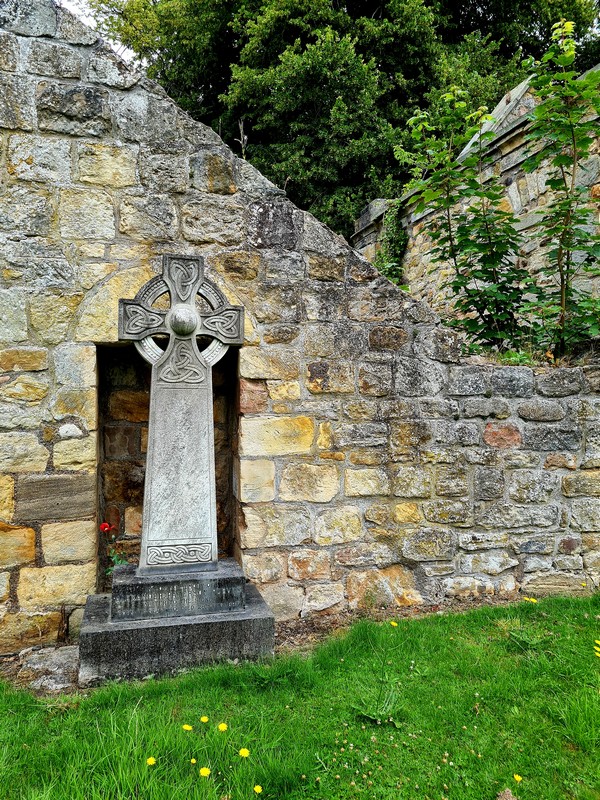 Exploring Lasswade Old Kirk – Just Frances