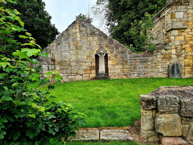Exploring Lasswade Old Kirk – Just Frances